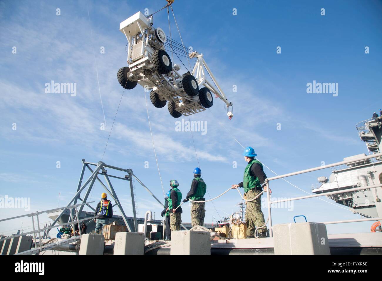 Assist crane hi-res stock photography and images - Alamy
