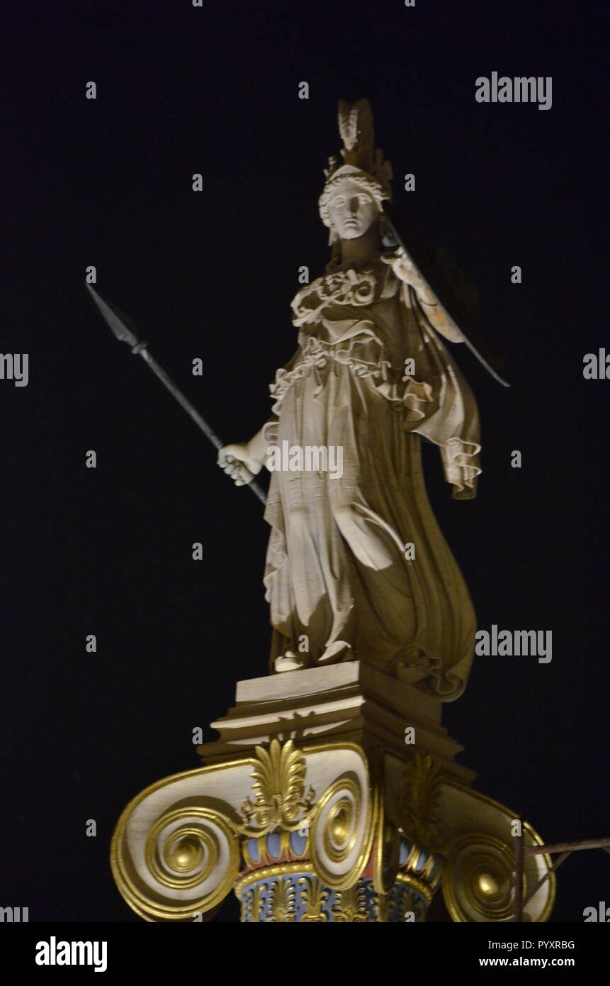 Statue of athena hi-res stock photography and images - Alamy