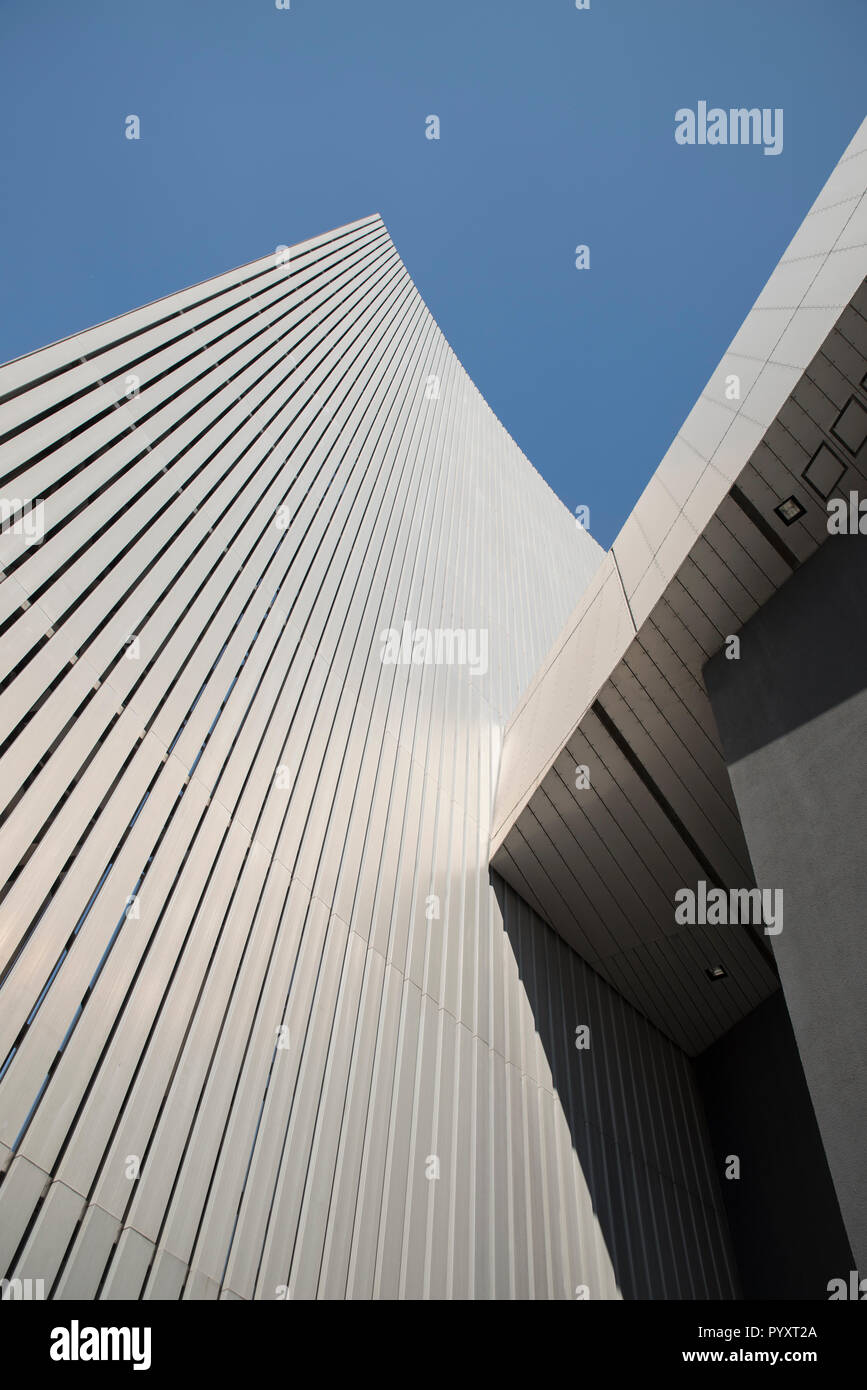 Imperial War Museum North, Salford Quays, Manchester, England ...