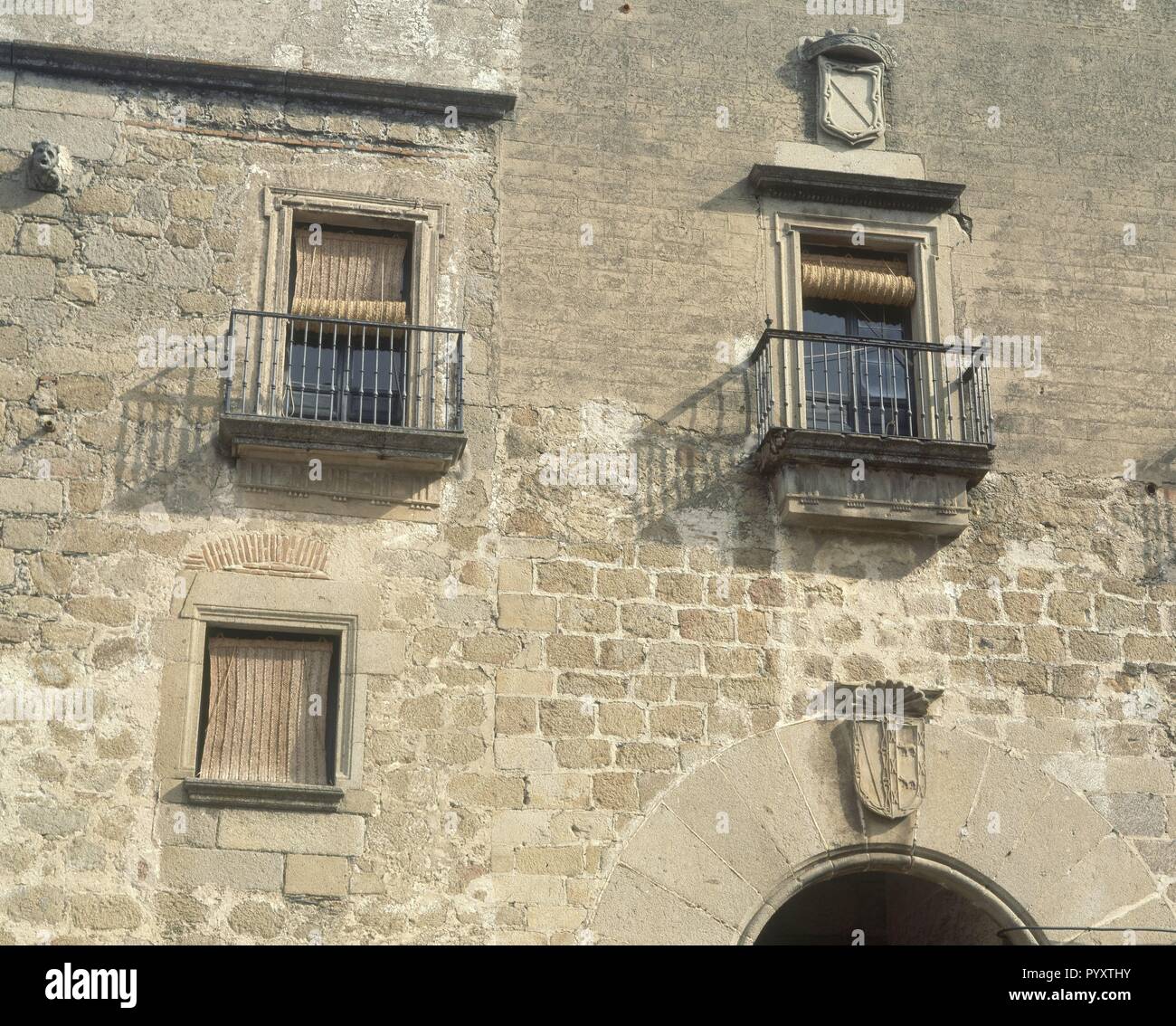 PALACIO MARQUESES MIRABEL-BALCONES. Location: PALACIO MIRABEL ...