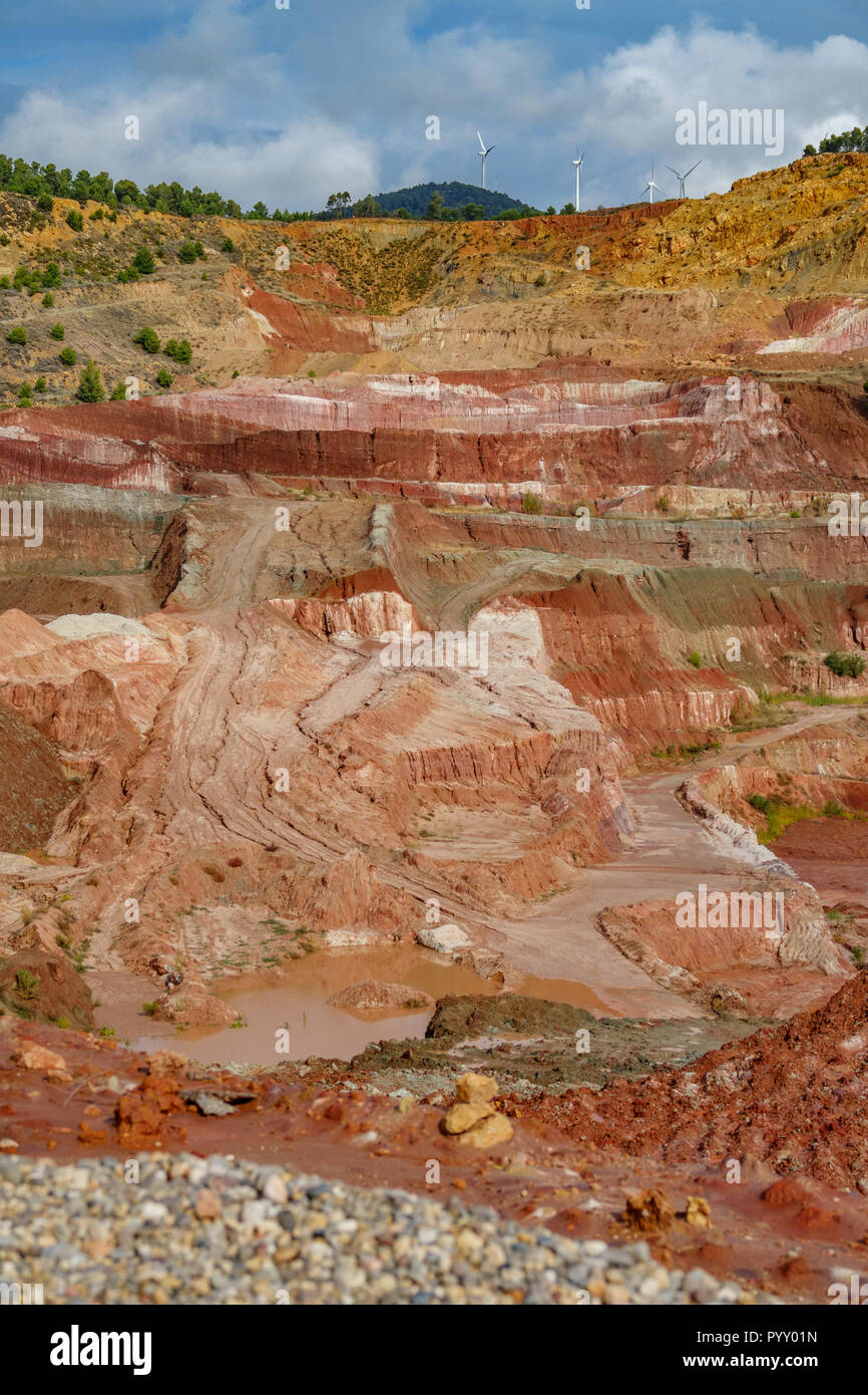 Kaolin mine hi-res stock photography and images - Alamy