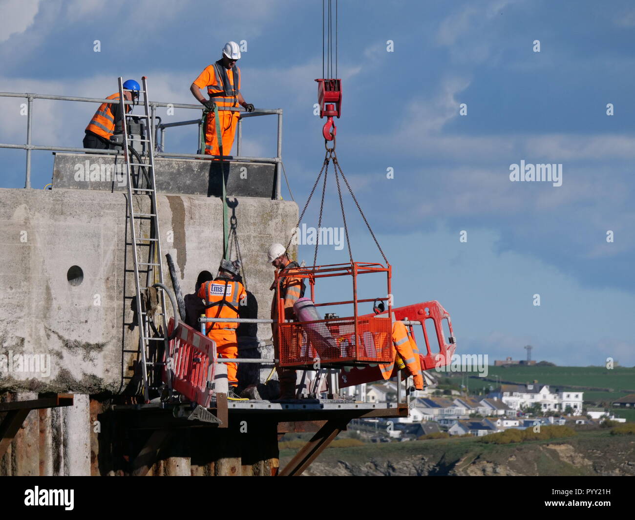 North Quay Harbour Wall Repairs. Newquay, 30th, October, 2018, Robert ... North Quay Harbour Wall Repairs. Newquay, 30th, October, 2018, Robert ...