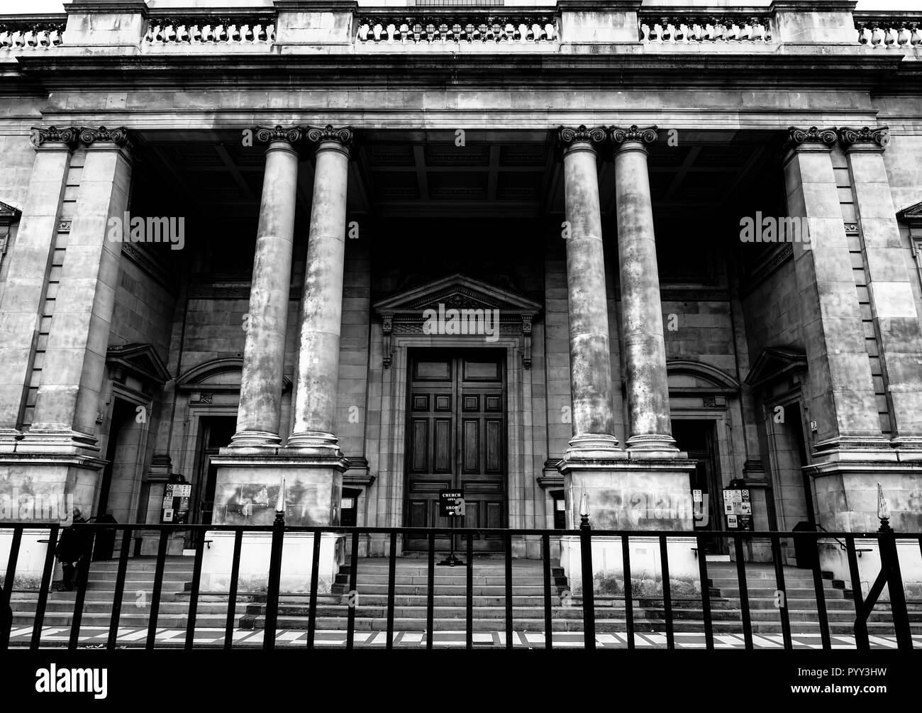 Holy Trinity Brompton Stock Photo - Alamy