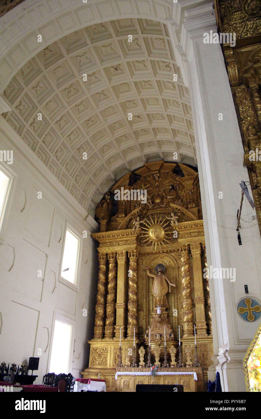 The interior of The Basilica of Bom Jesus of Old Goa (Goa Velha), house ...