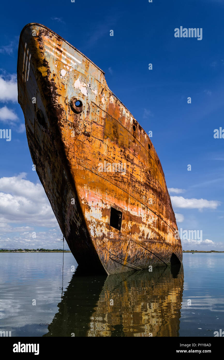 Rust boat hi-res stock photography and images - Alamy