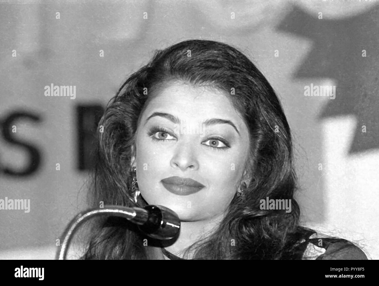 Indian actress aishwarya rai hi-res stock photography and images - Alamy