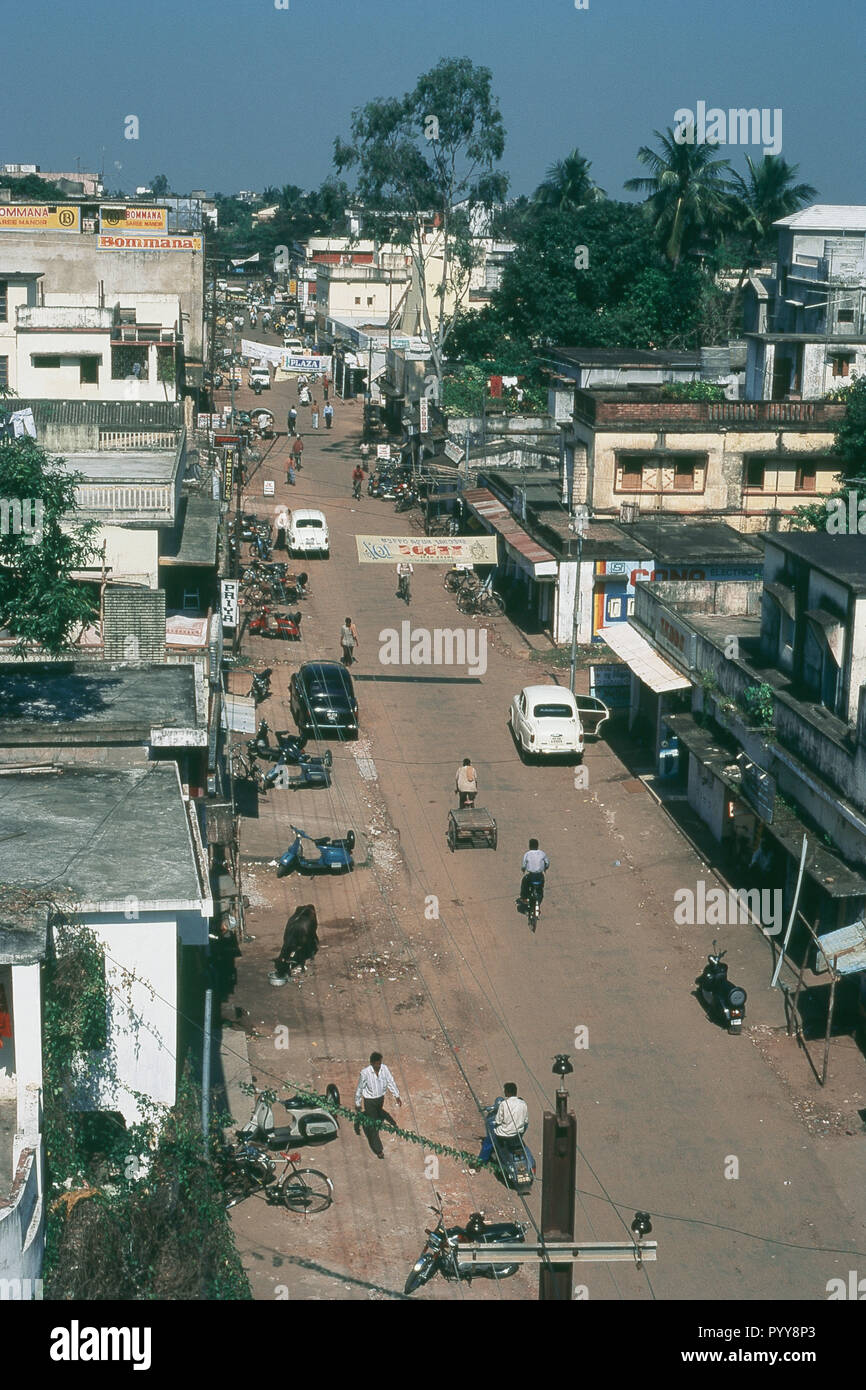 Indian city street hi-res stock photography and images - Alamy