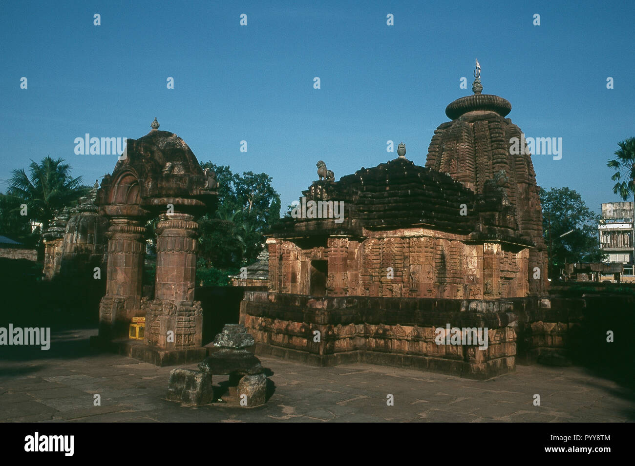 View of Torana and Mukteshwar Temple, Bhubaneswar, Orissa, India, Asia ...