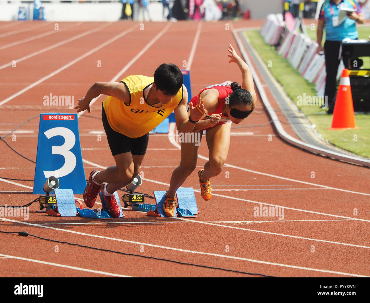Female paralympic runner hi-res stock photography and images - Alamy