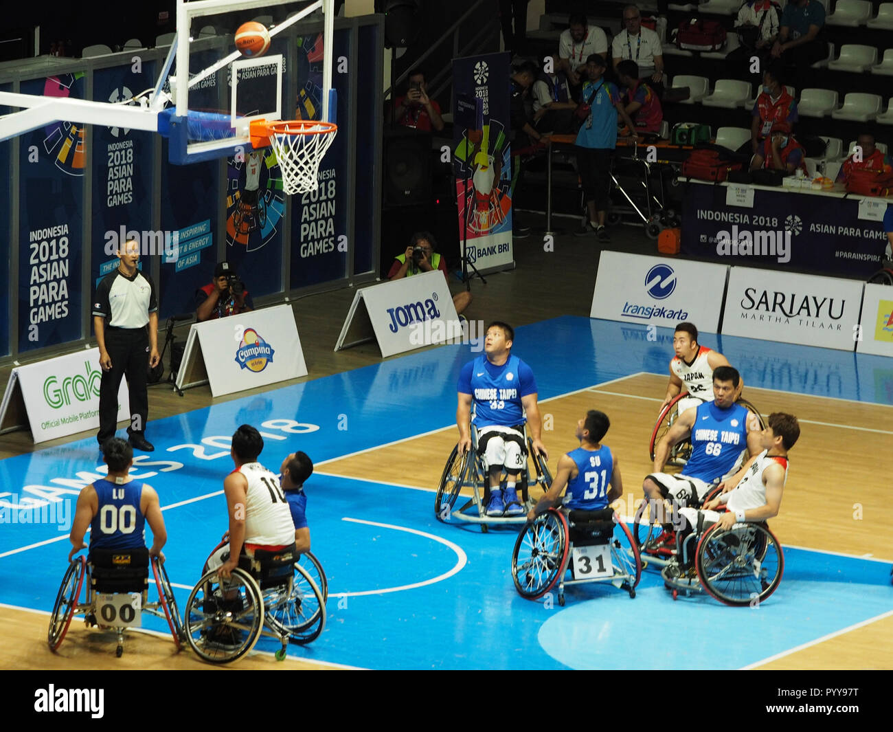Para basketball player hi-res stock photography and images - Alamy