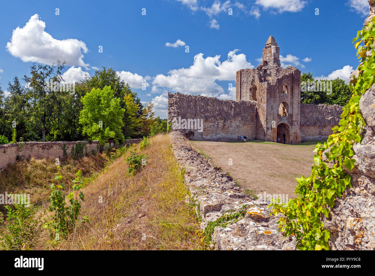 The Gatehouse and moat at the 12th century ruins of Sherborne Old ...