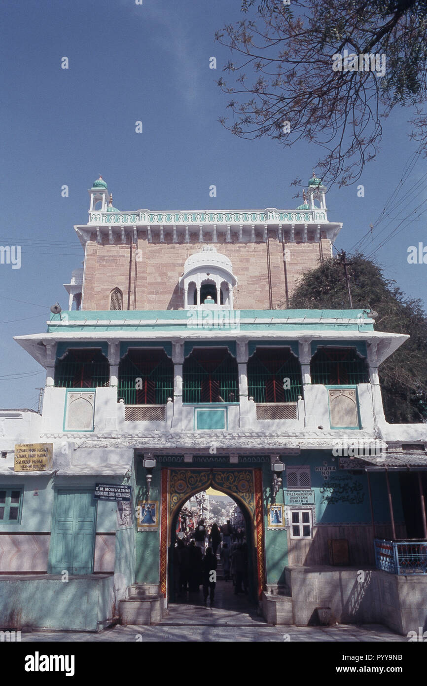 Entrance of Dargah of Khwaja Moinuddin Chishti, Ajmer, Rajasthan, India ...