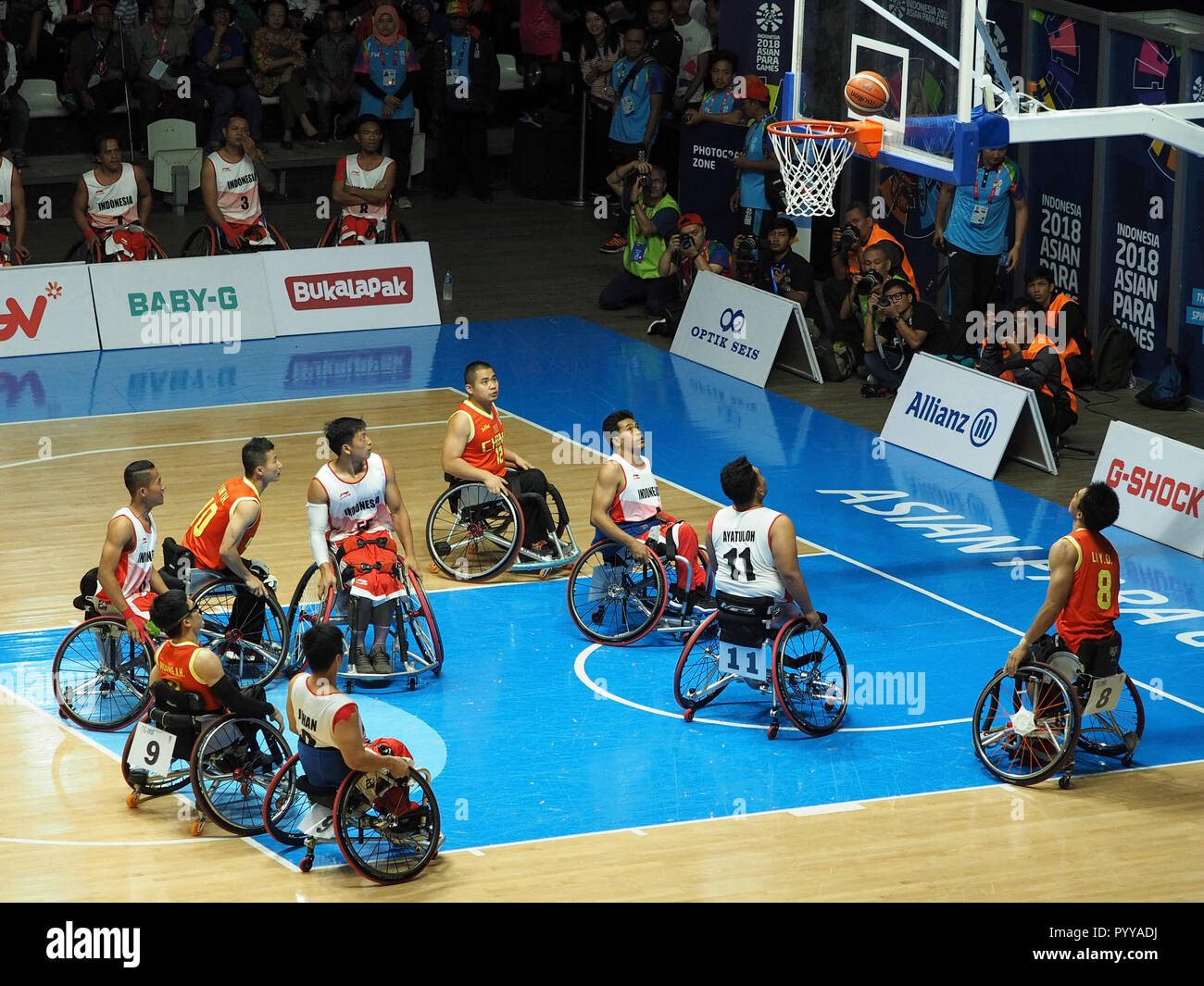Para basketball player hi-res stock photography and images - Alamy