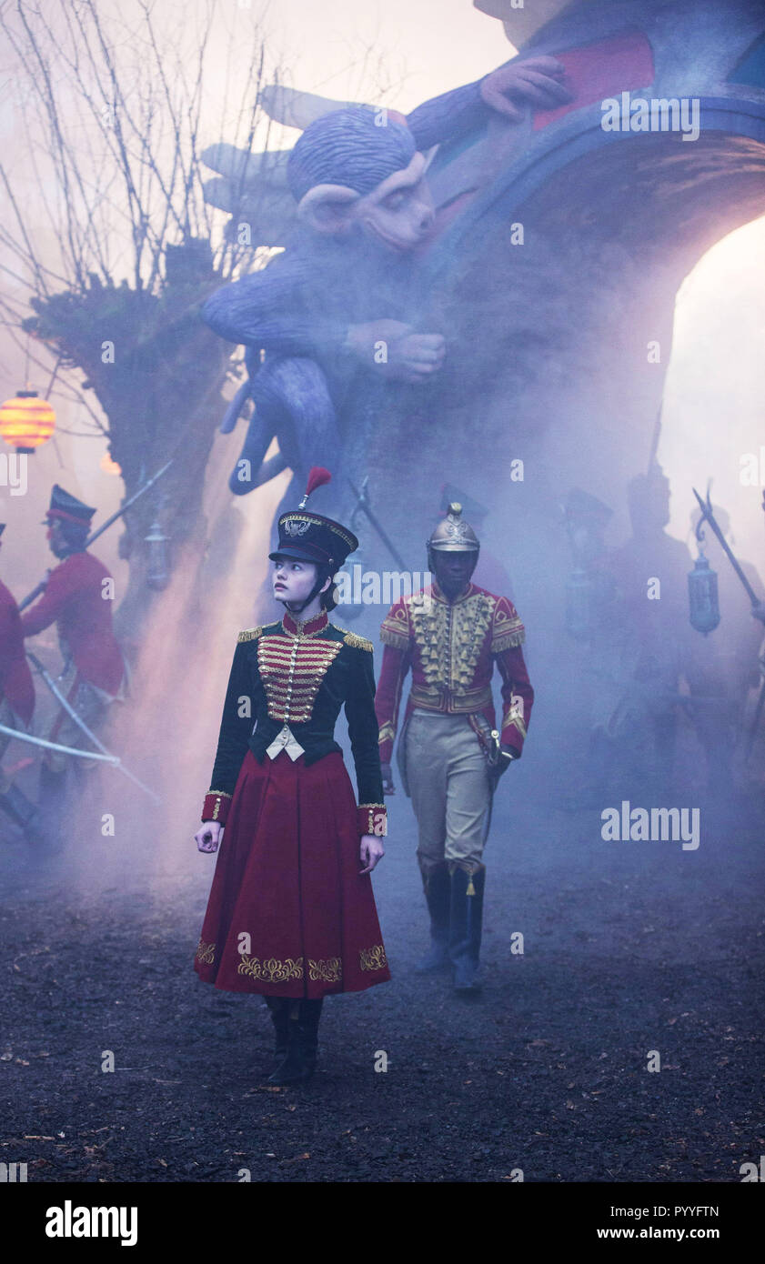 THE NUTCRACKER AND THE FOUR REALMS, from left: Mackenzie Foy, as Clara ...