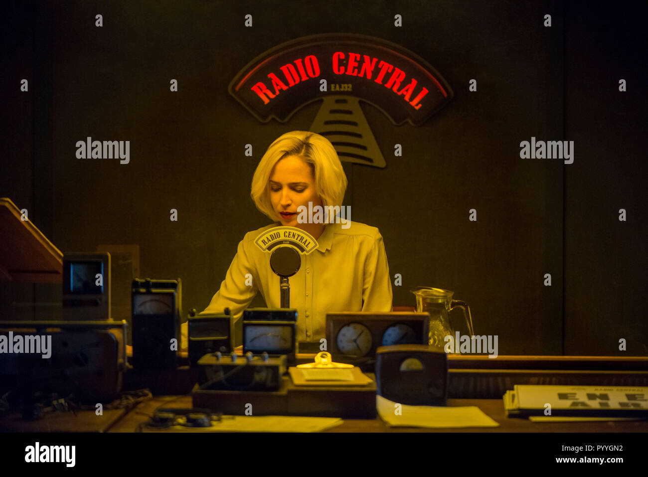 CABLE GIRLS, (aka LAS CHICAS DEL CABLE), Maggie Civantos, (Season 3 ...