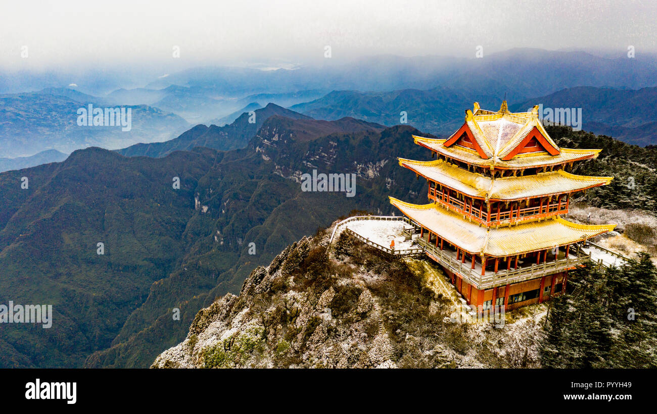 Golden temple on Wanfo Peak, Emeishan or Emei Mountain, Sichuan ...