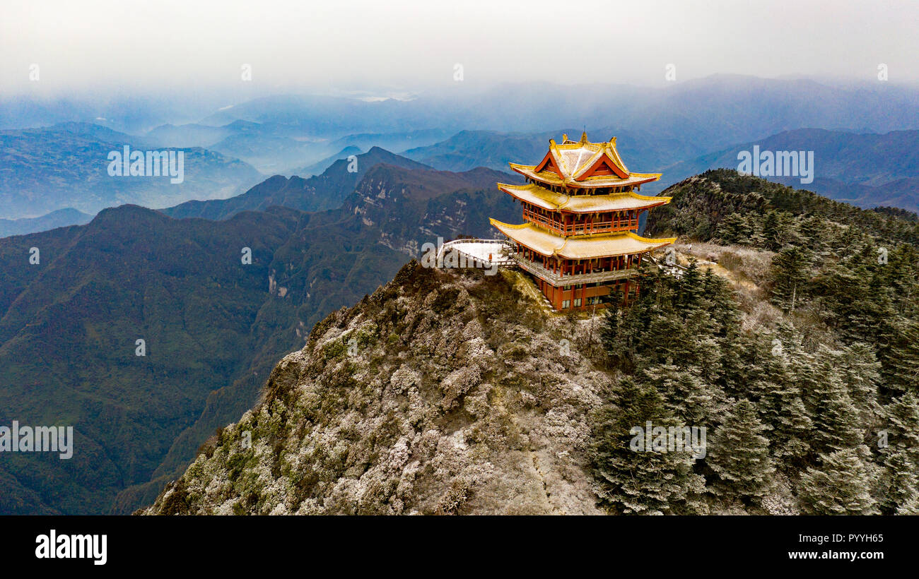 Golden temple on Wanfo Peak, Emeishan or Emei Mountain, Sichuan ...