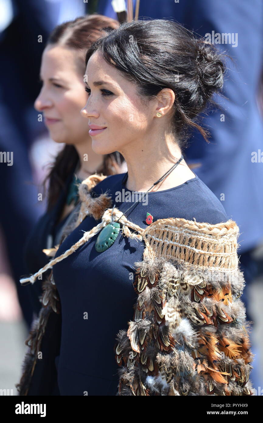 The Duchess of Sussex wears a traditional Maori cloak called a Korowai ...