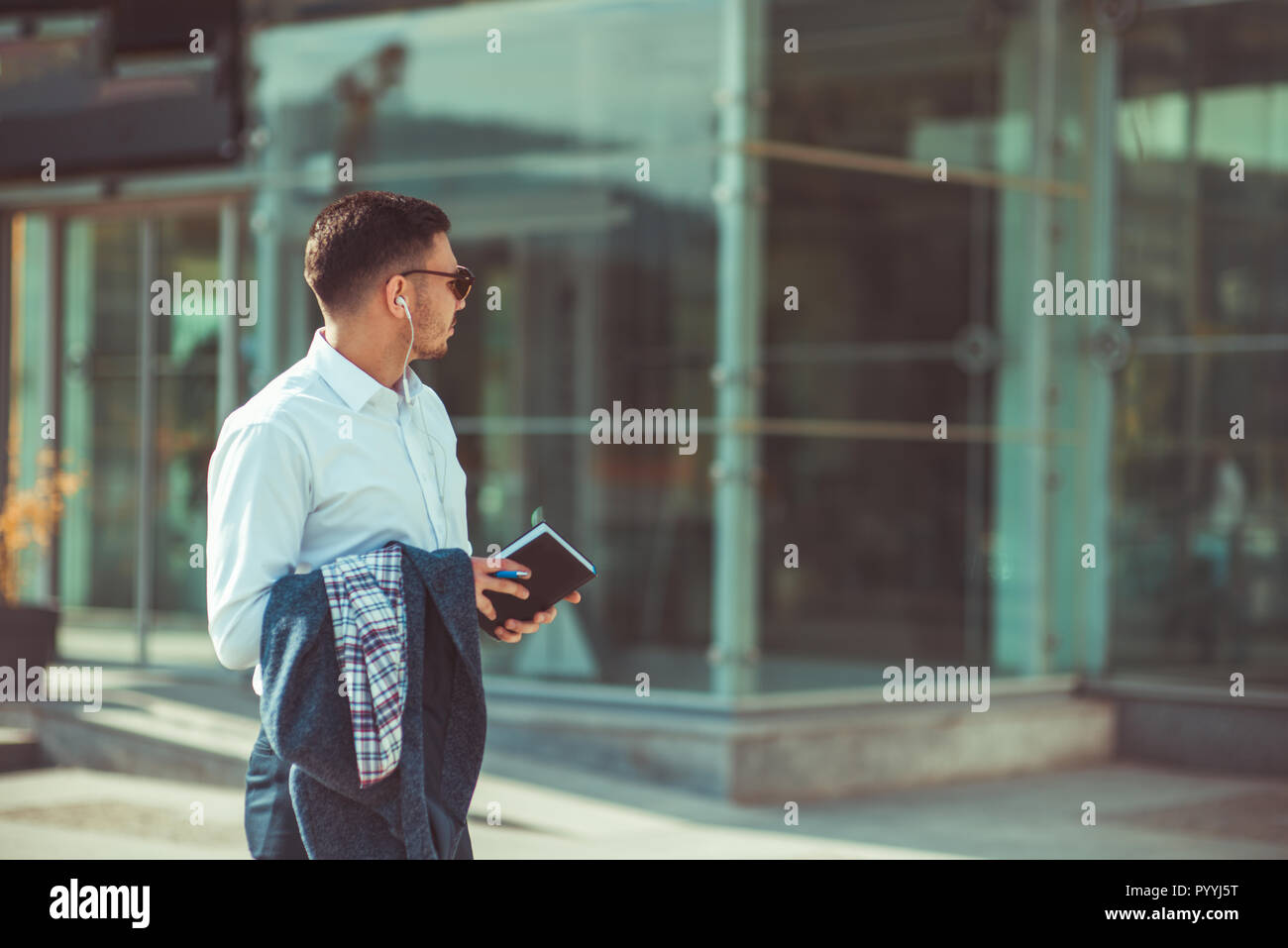 Smart mirrors hi-res stock photography and images - Alamy