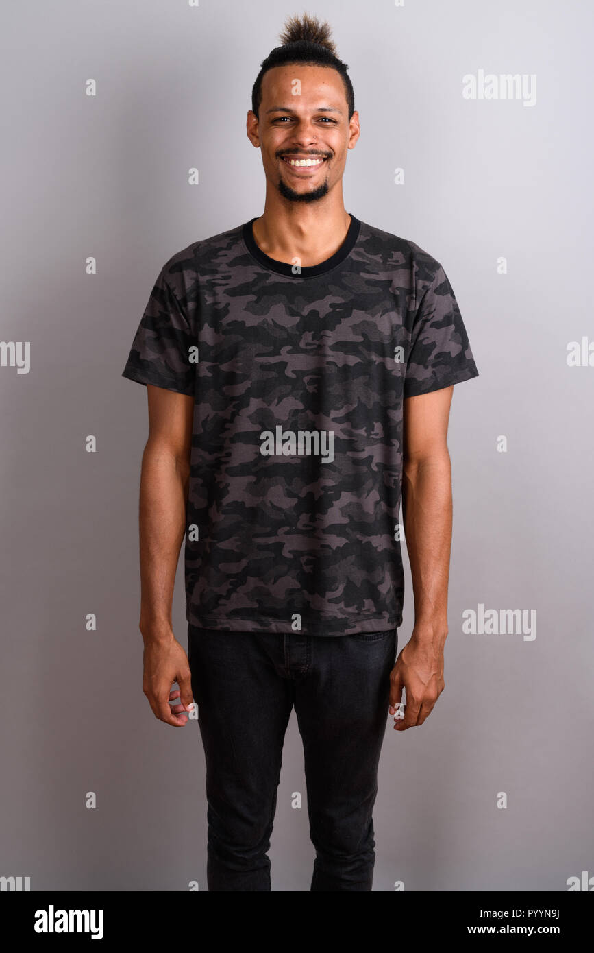 Handsome black african man smiling hi-res stock photography and images ...