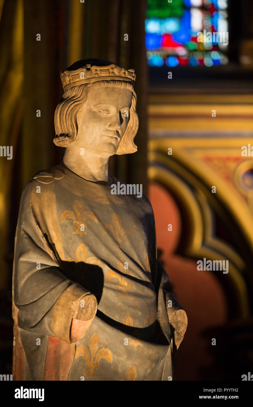 Paris - Sainte Chapelle. Statue of Louis IX King of France Stock Photo ...