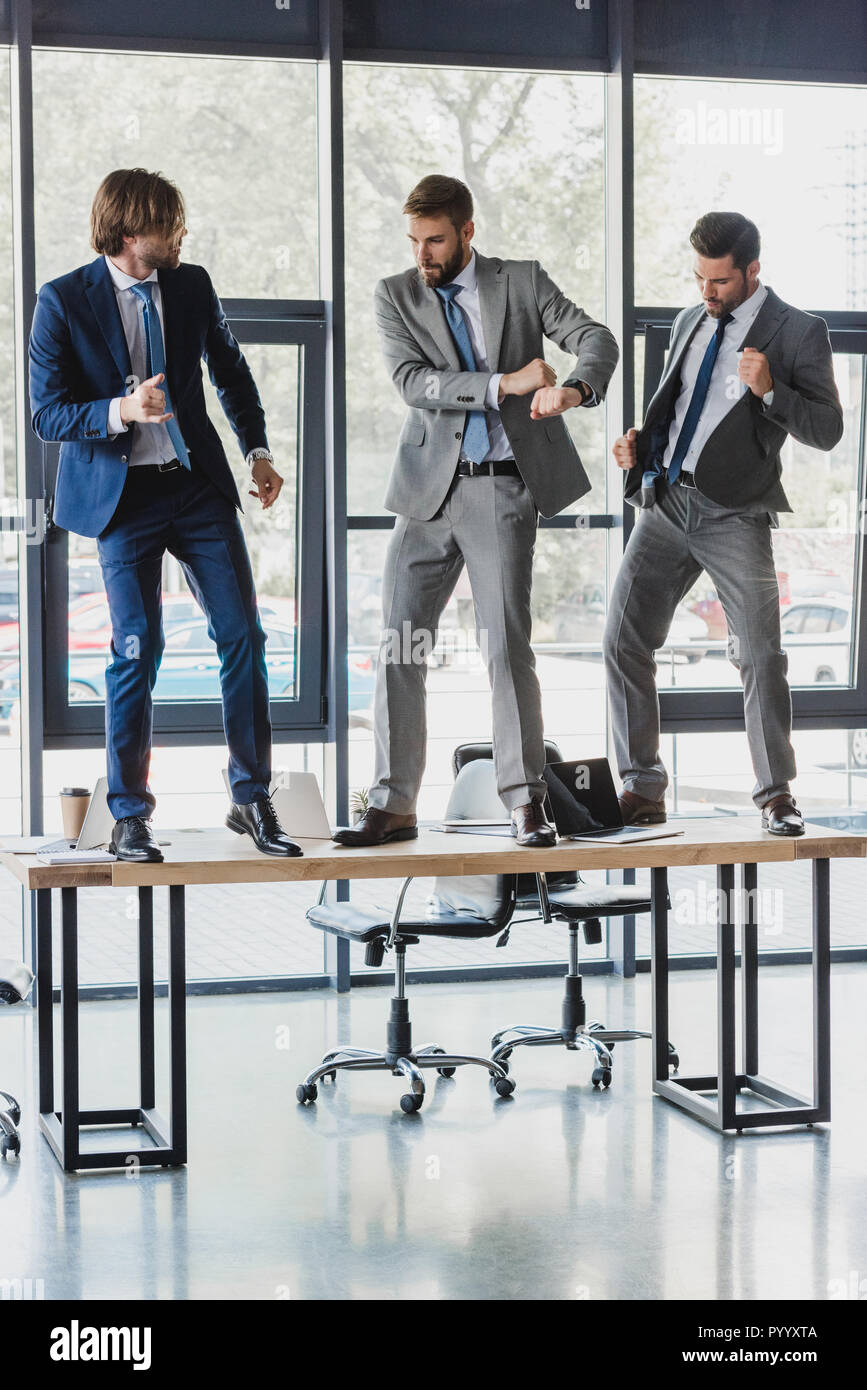 Dancing on table hi-res stock photography and images - Alamy