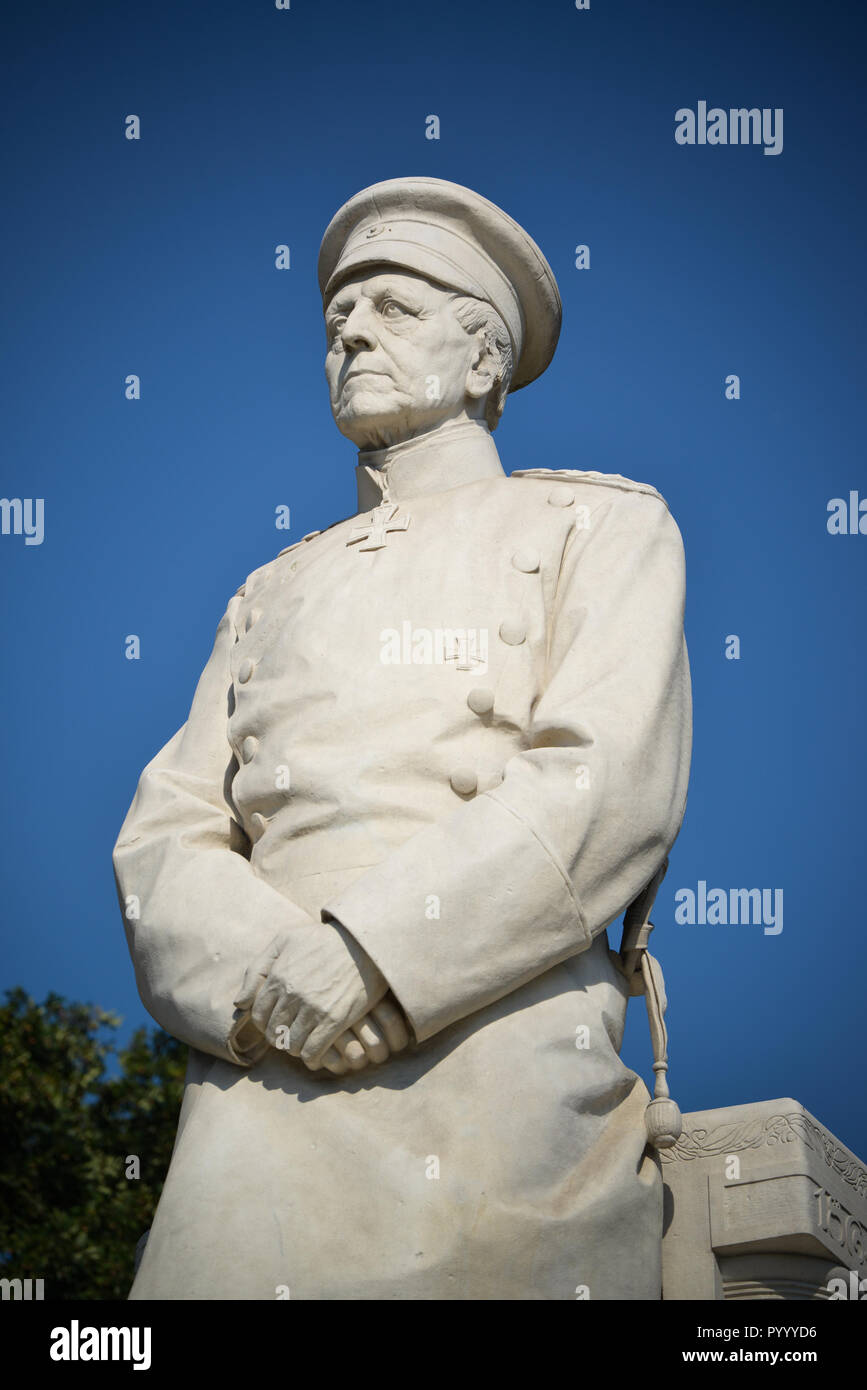 Monument, Helmuth Karl Bernhard von Moltke, big star, zoo, middle ...