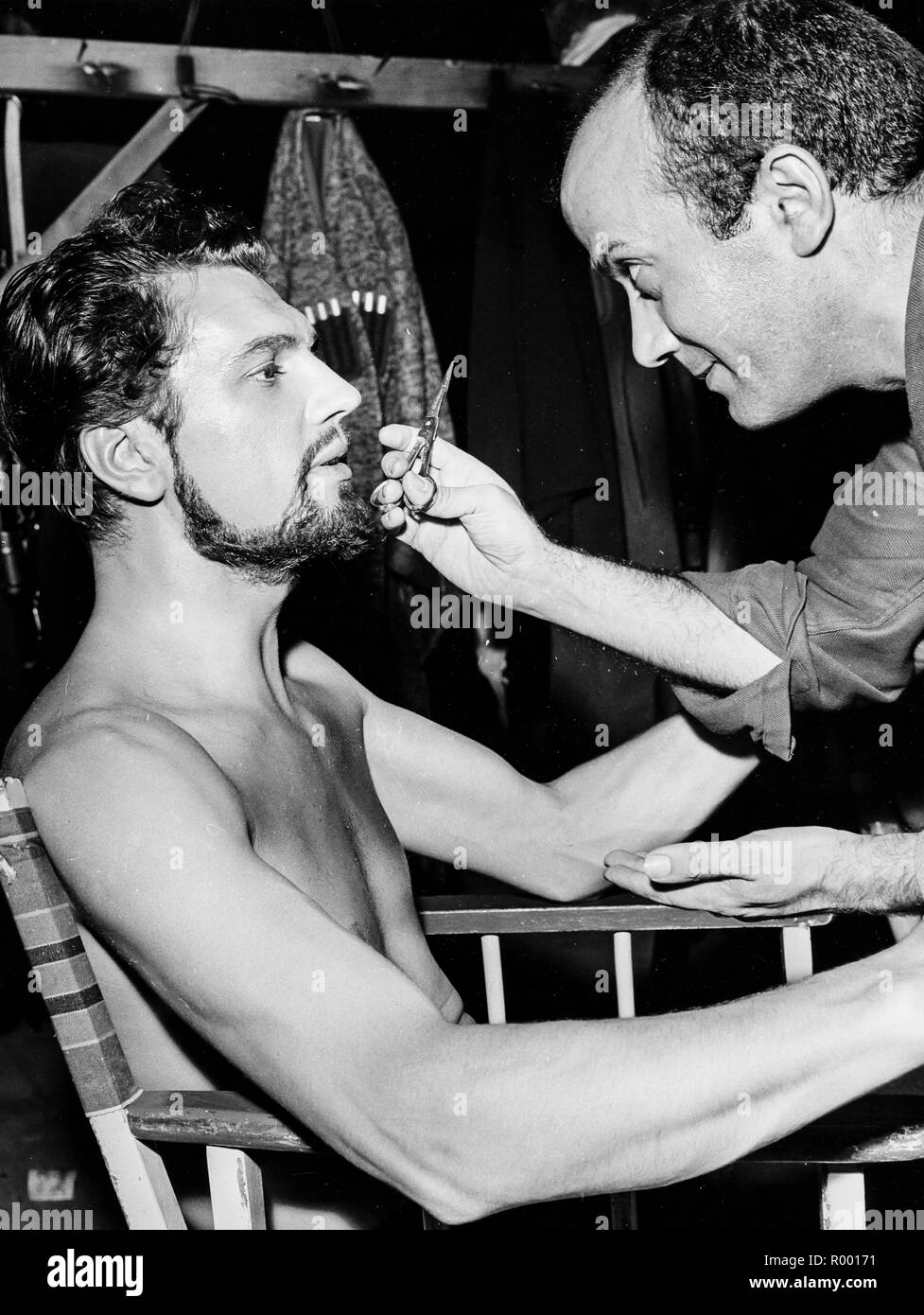 Edmund purdom hi-res stock photography and images - Alamy