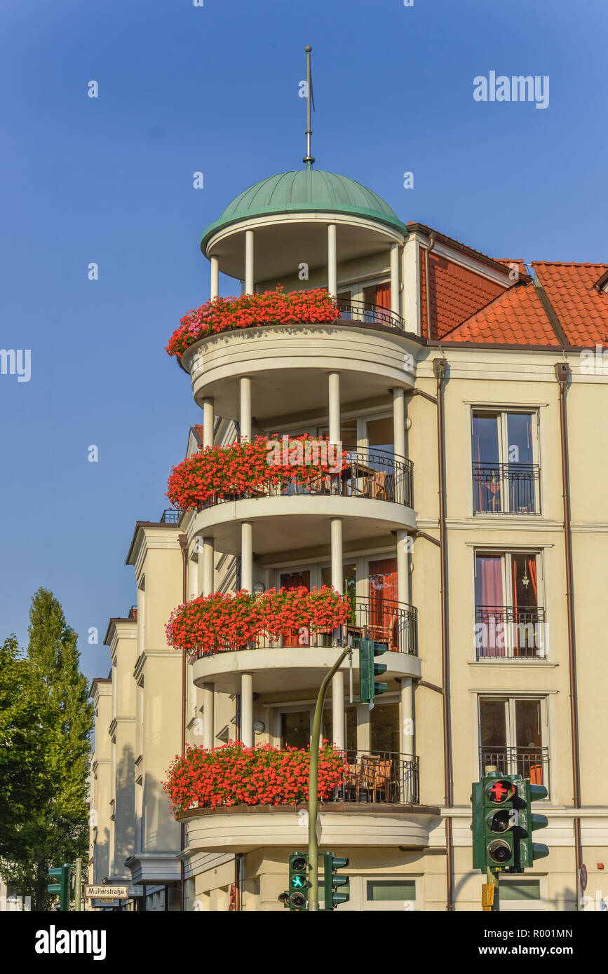 New building, balconies, geraniums, Müllerstrasse, Wedding, middle ...