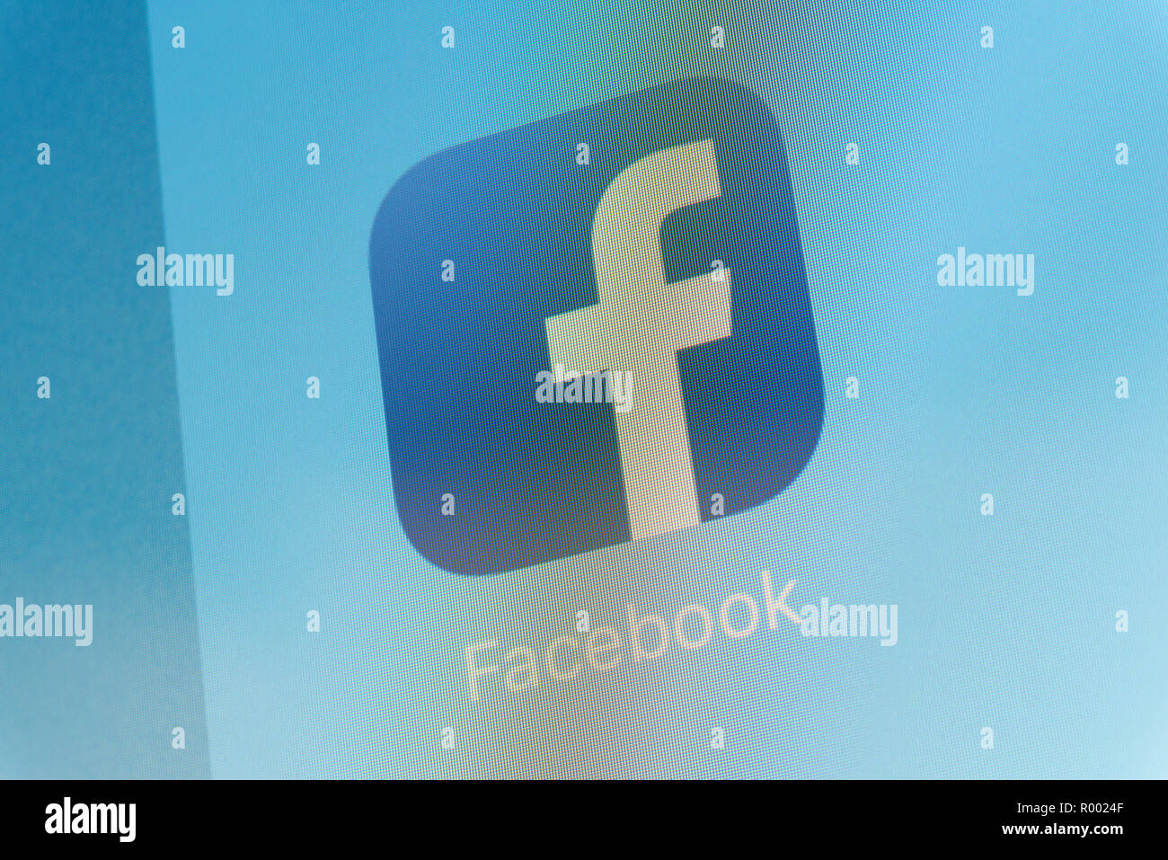 Facebook App on cellphone screen Stock Photo - Alamy