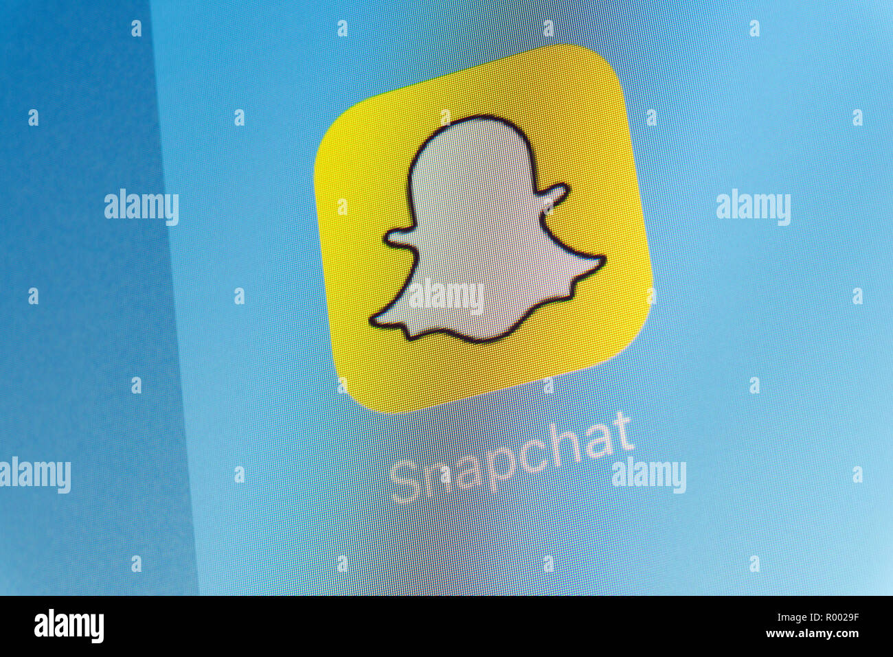 Snapchat app icon hi-res stock photography and images - Alamy
