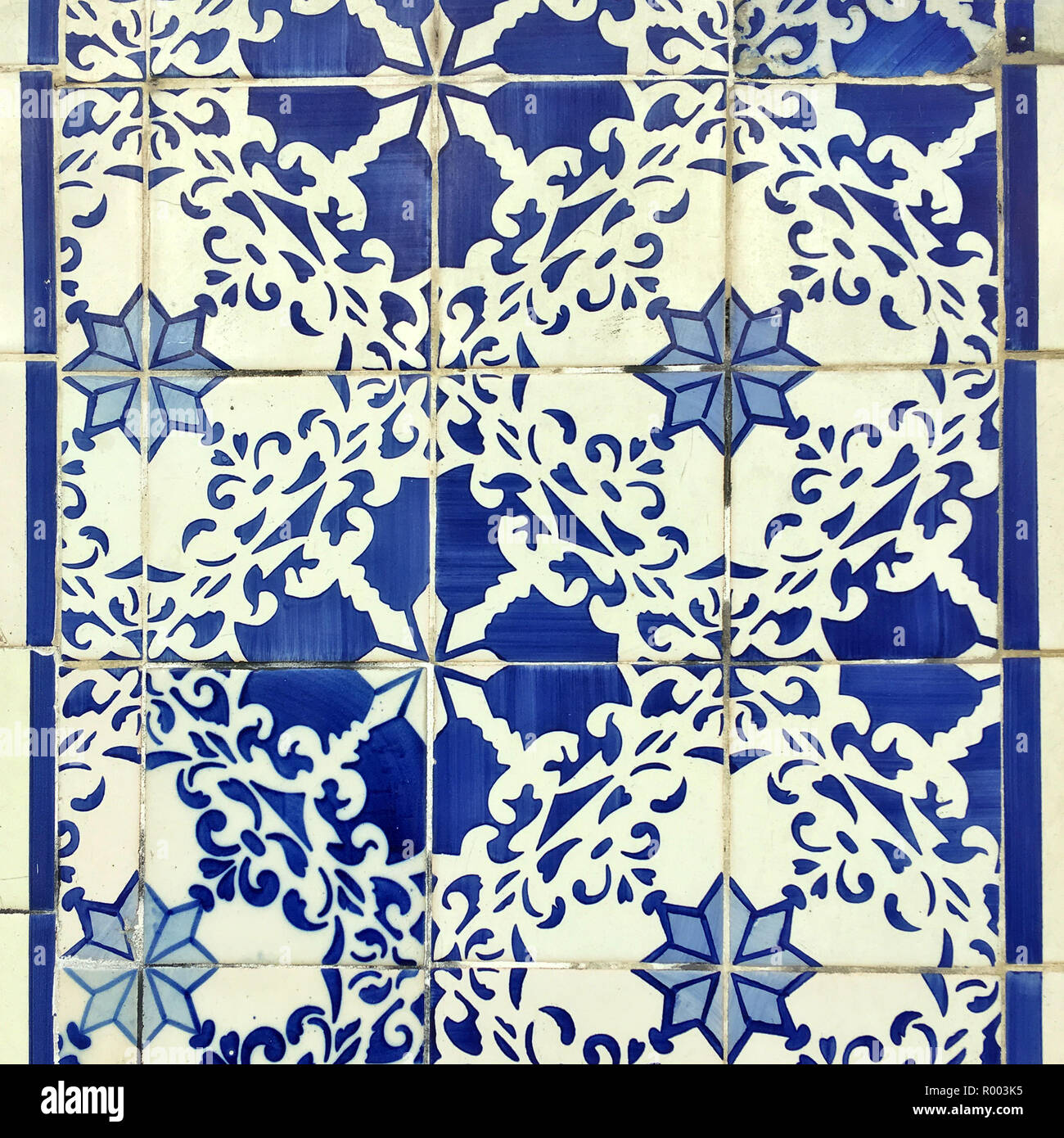 Tile pattern, detail of a tiled building facade, Lisbon, Portugal Stock ...