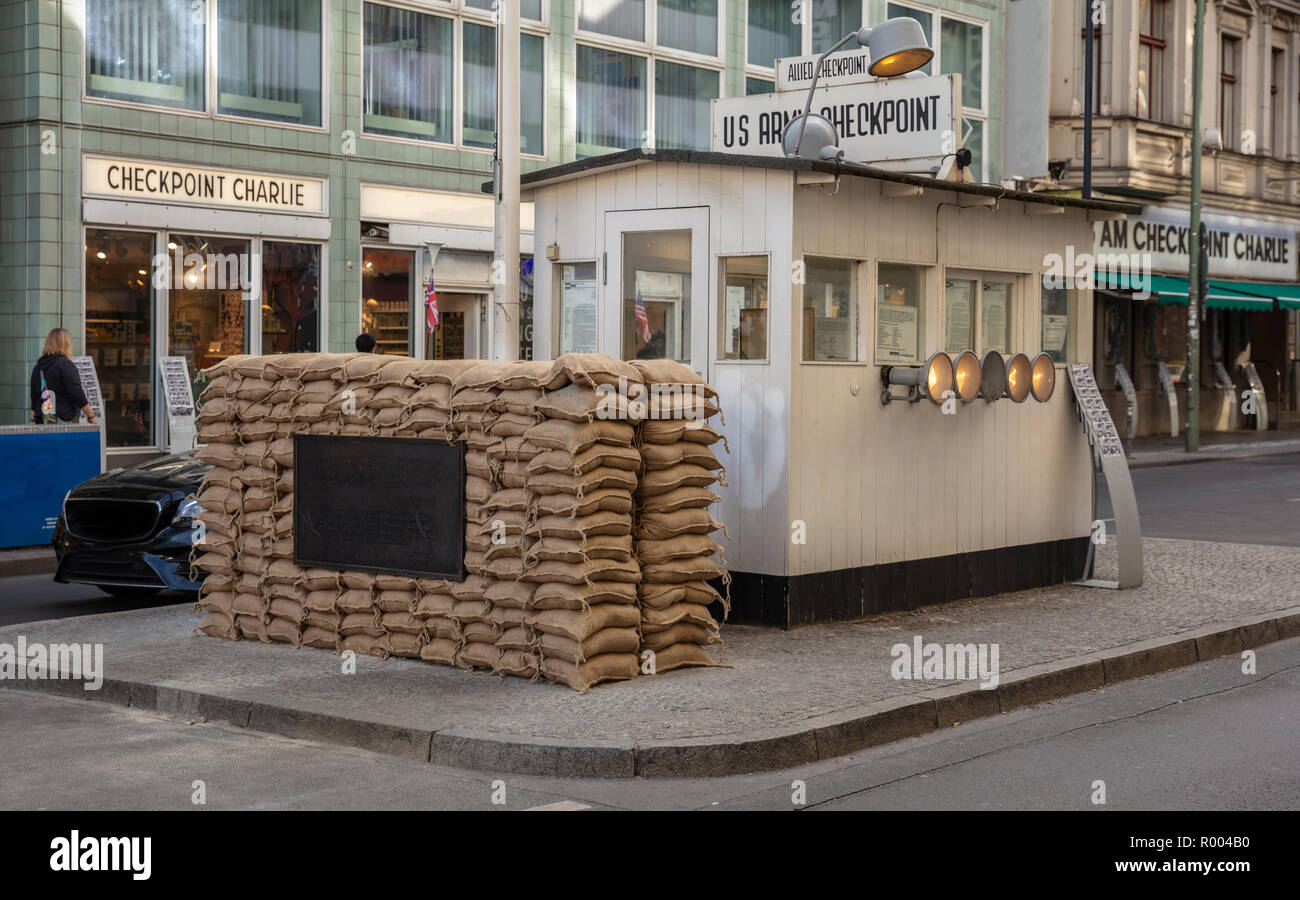 Berlin checkpoint charlie museum hi-res stock photography and images ...