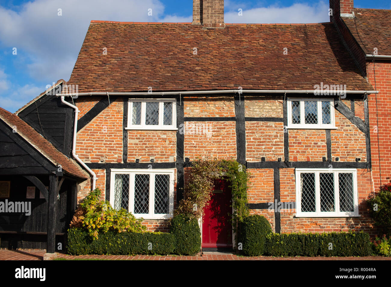 old English Brick countryside cottages at Southwick village Stock Photo ...