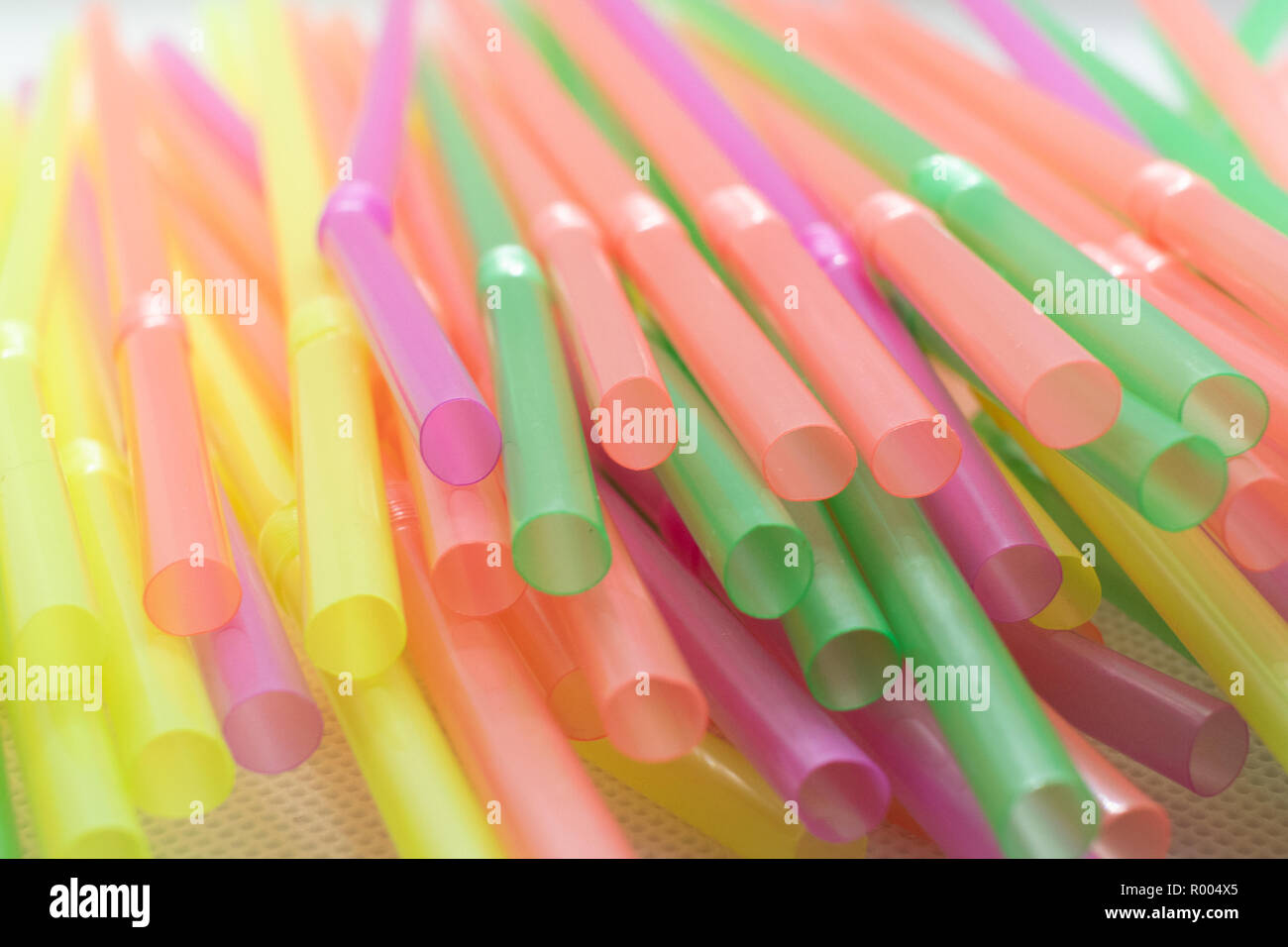 pastel coloured Plastic straws up close Stock Photo - Alamy