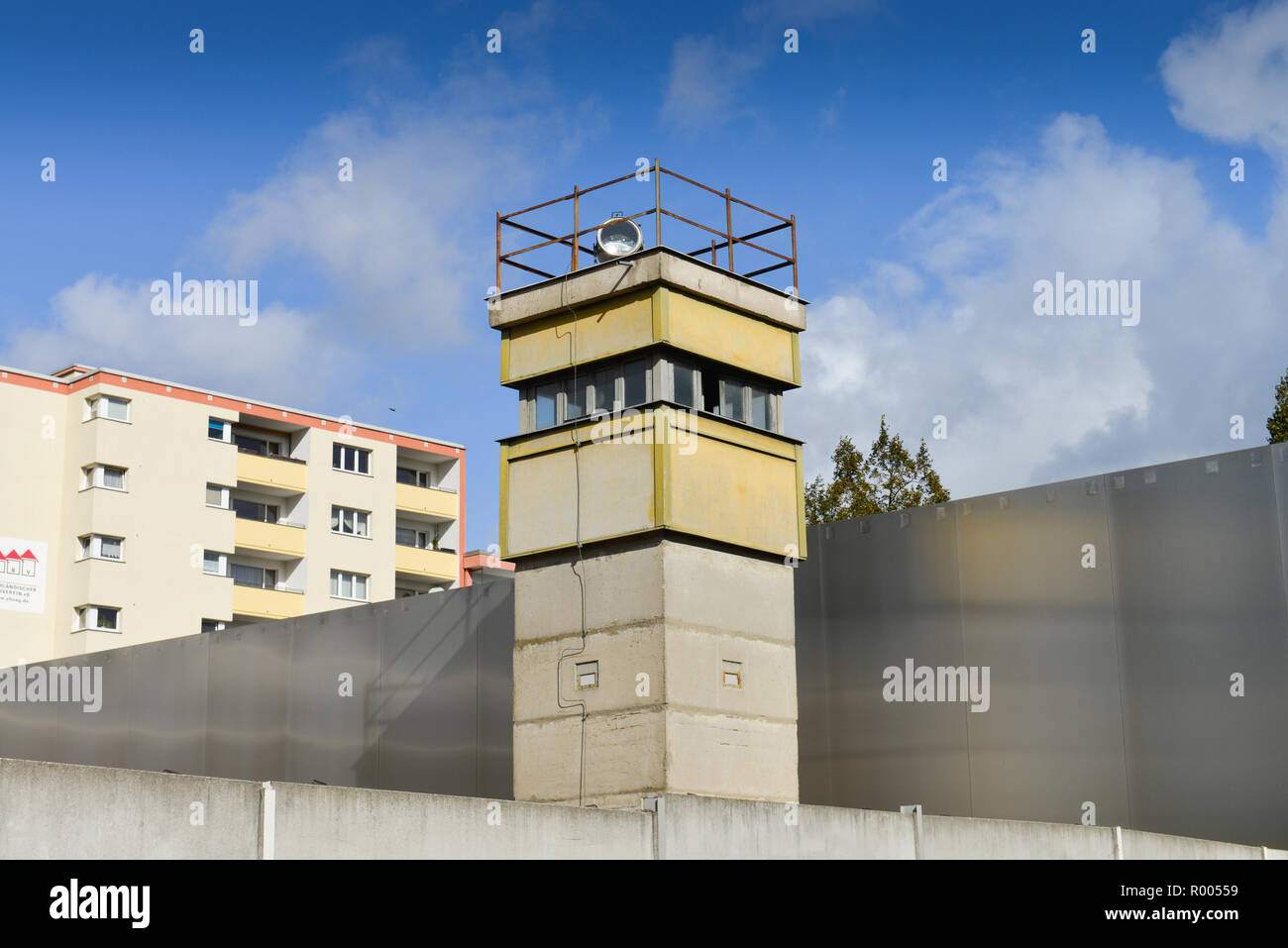 Copy border arrangement, memorial Berlin Wall, Bernauer street, middle ...