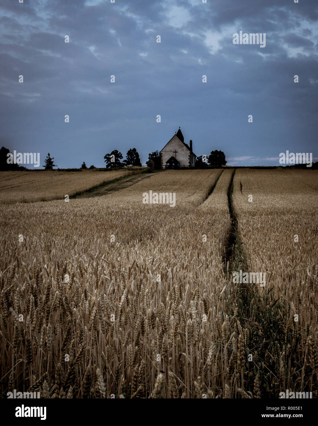English church in a field hi-res stock photography and images - Alamy