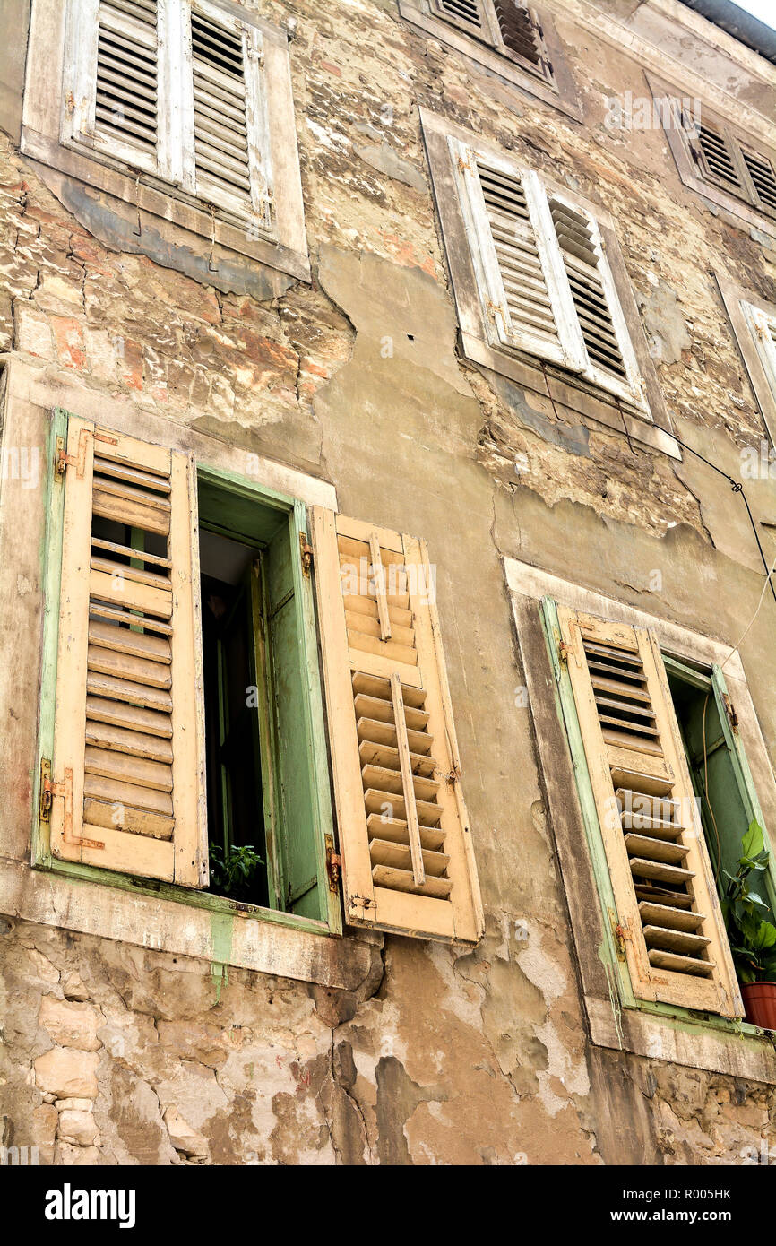 Old outdated building architecture hi-res stock photography and images ...