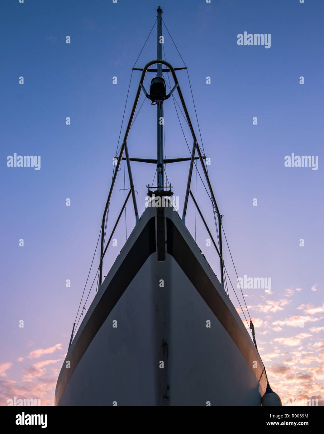 Boats bow hi-res stock photography and images - Alamy