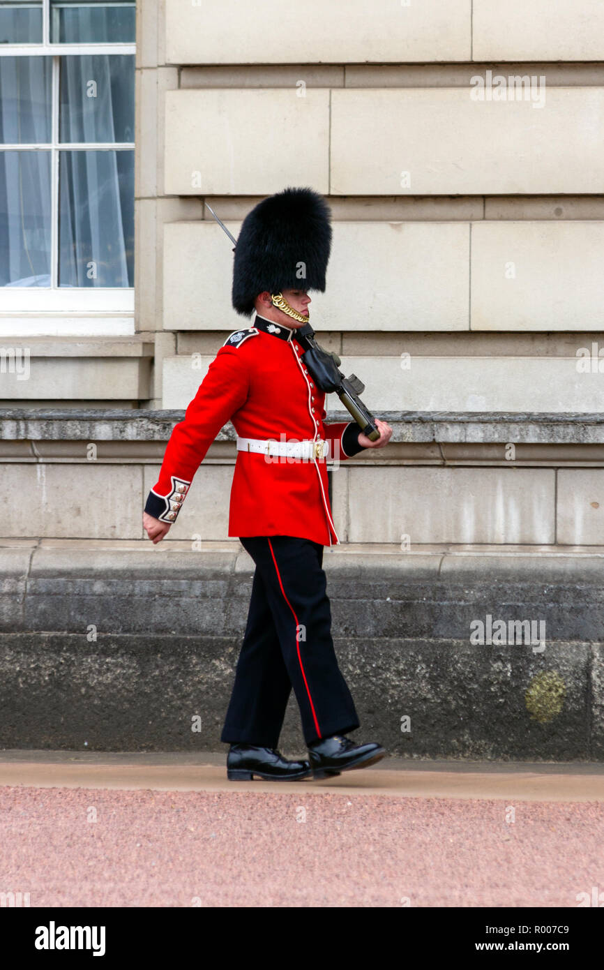 Queens gaurd hi-res stock photography and images - Alamy