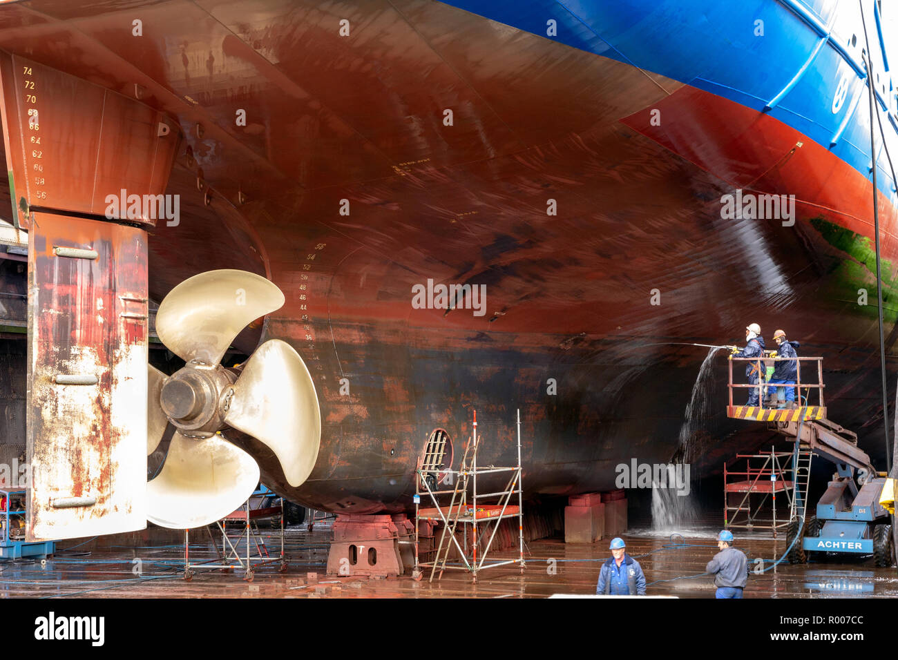 Dry dock shipyard port of rotterdam hi-res stock photography and images ...