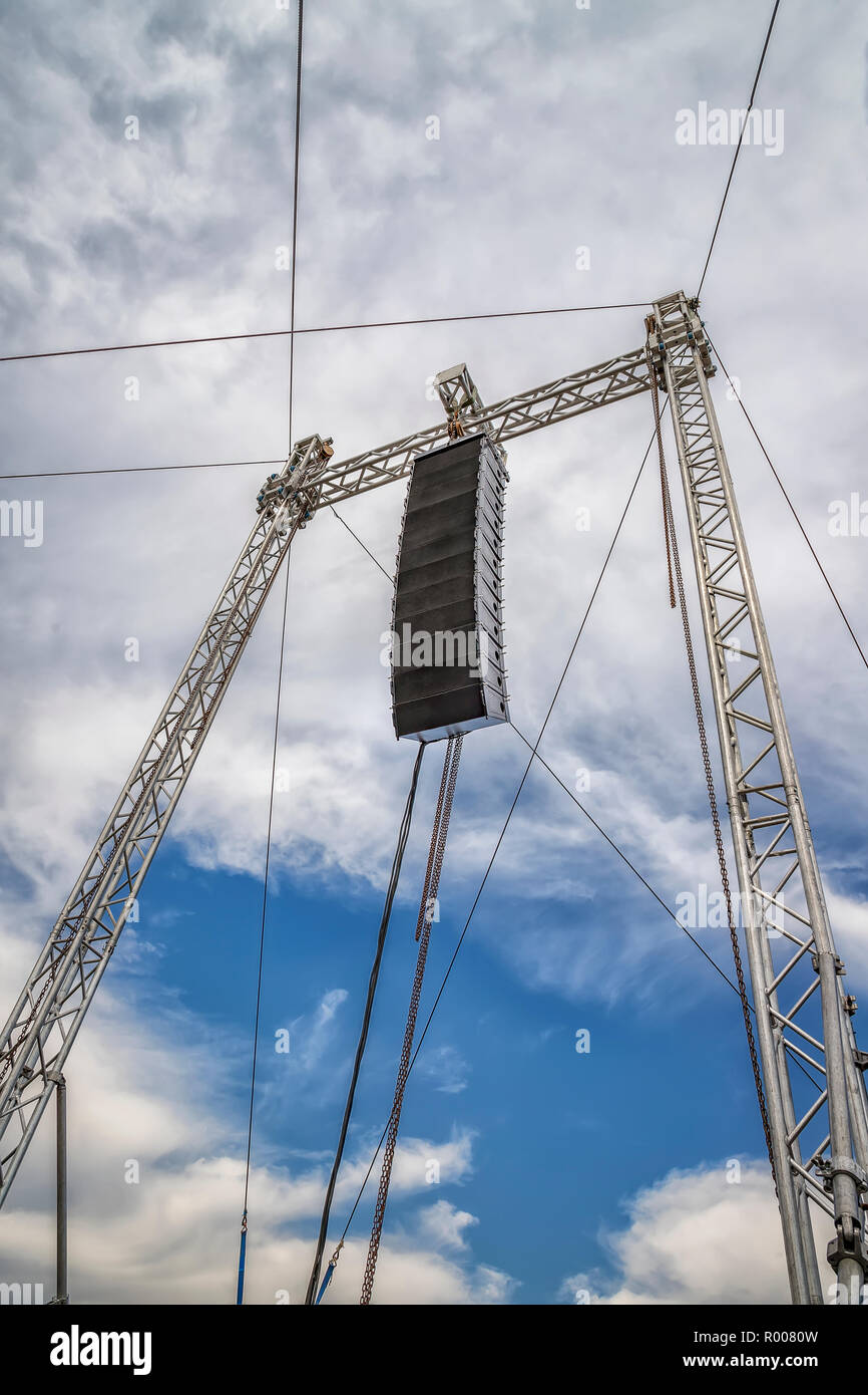 Stage loudspeakers hi-res stock photography and images - Alamy