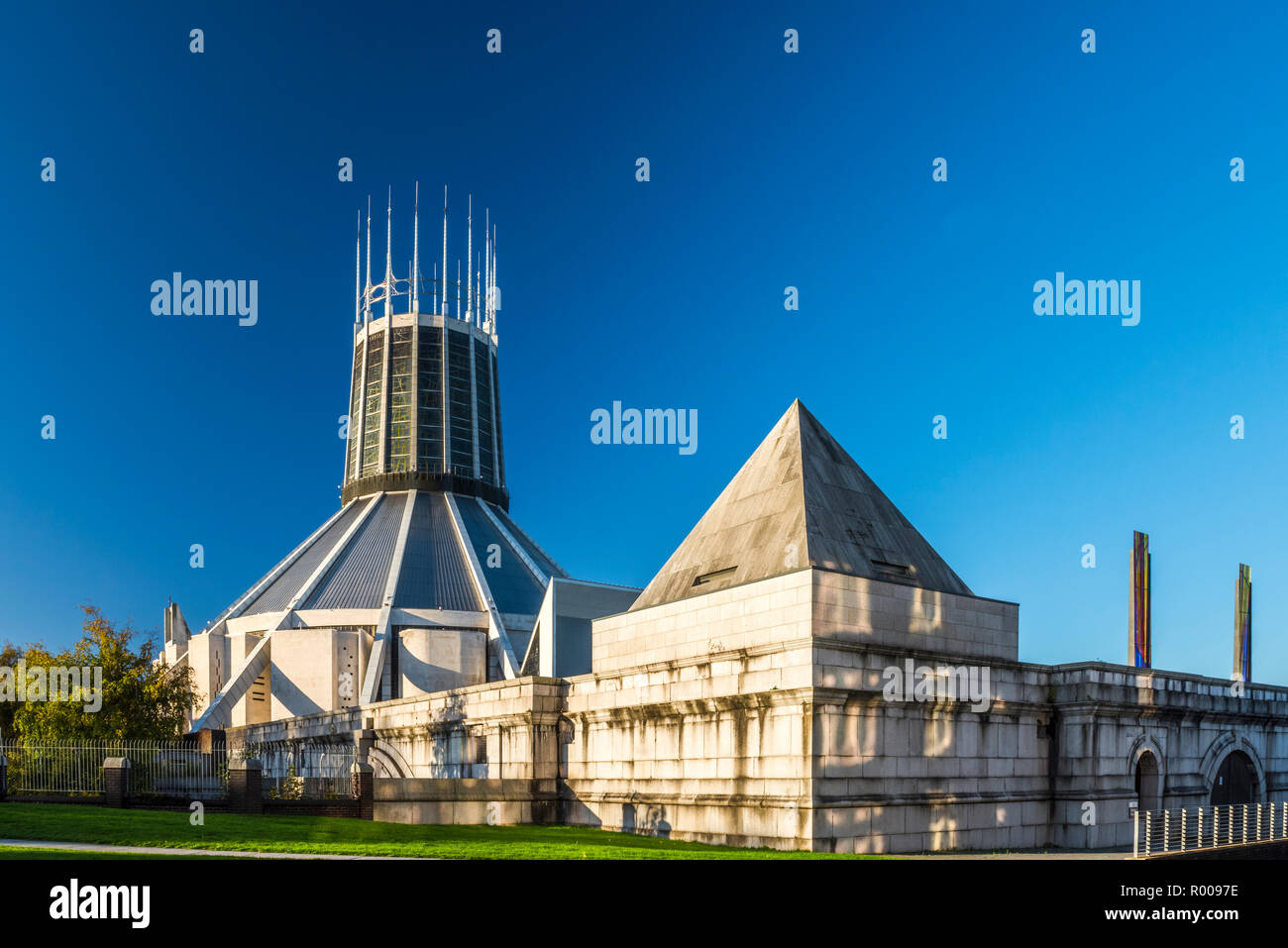 Liverpool metropolitan cathedral hi-res stock photography and images ...