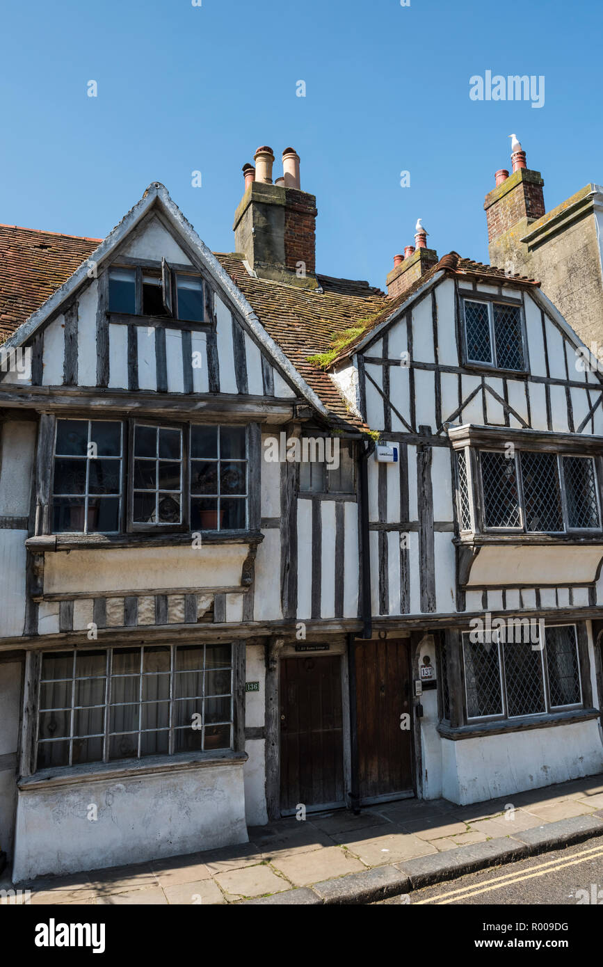 Timber medieval building hi-res stock photography and images - Alamy