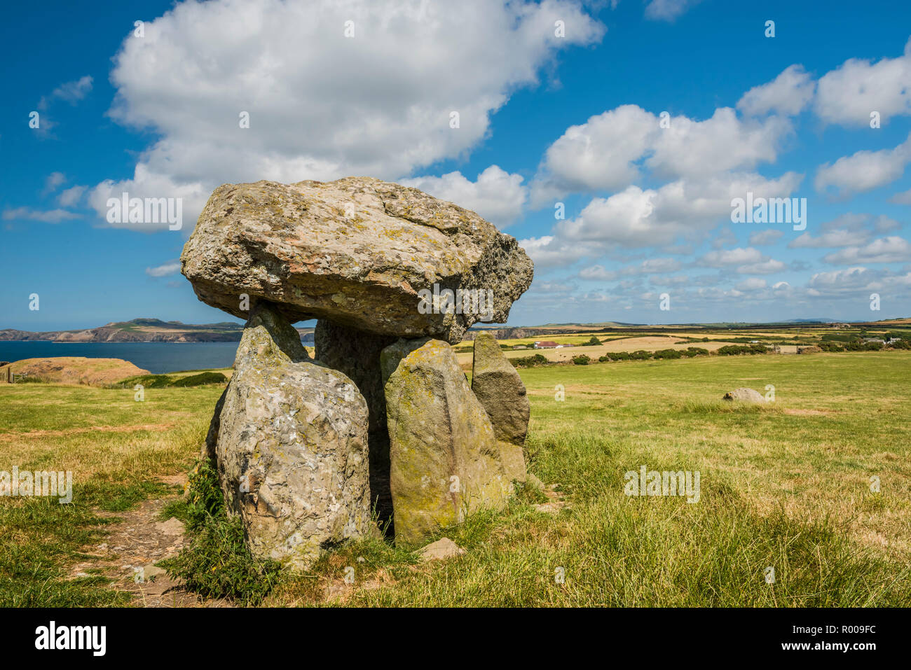 Carreg Samson cromlech near Abercastle, Pembrokeshire, Wales Stock ...