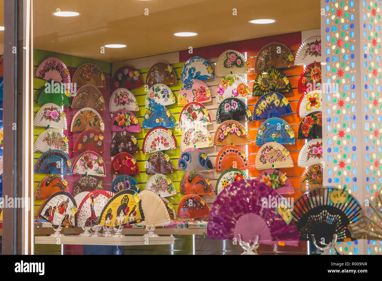 Andalusia flamenco fans hi-res stock photography and images - Alamy