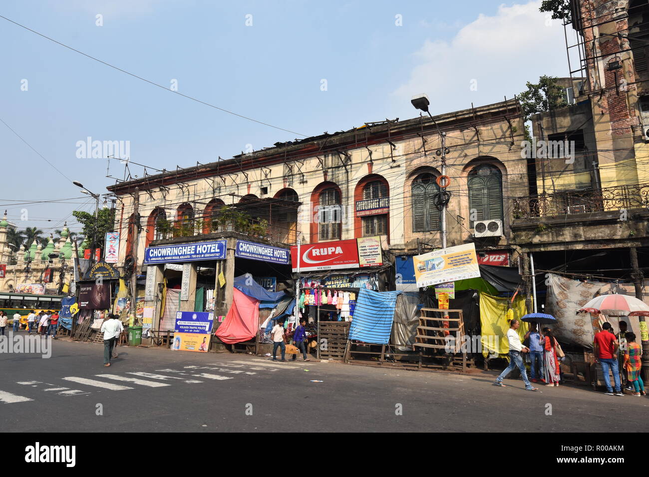 Chowringhee road calcutta kolkata west hi-res stock photography and ...