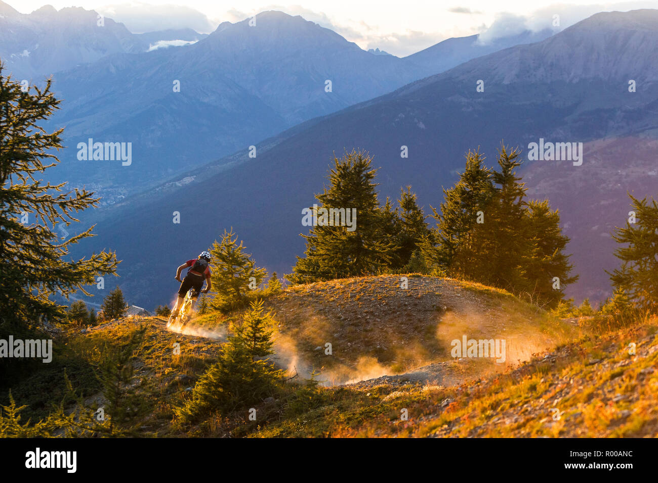 Dust trail hi-res stock photography and images - Alamy