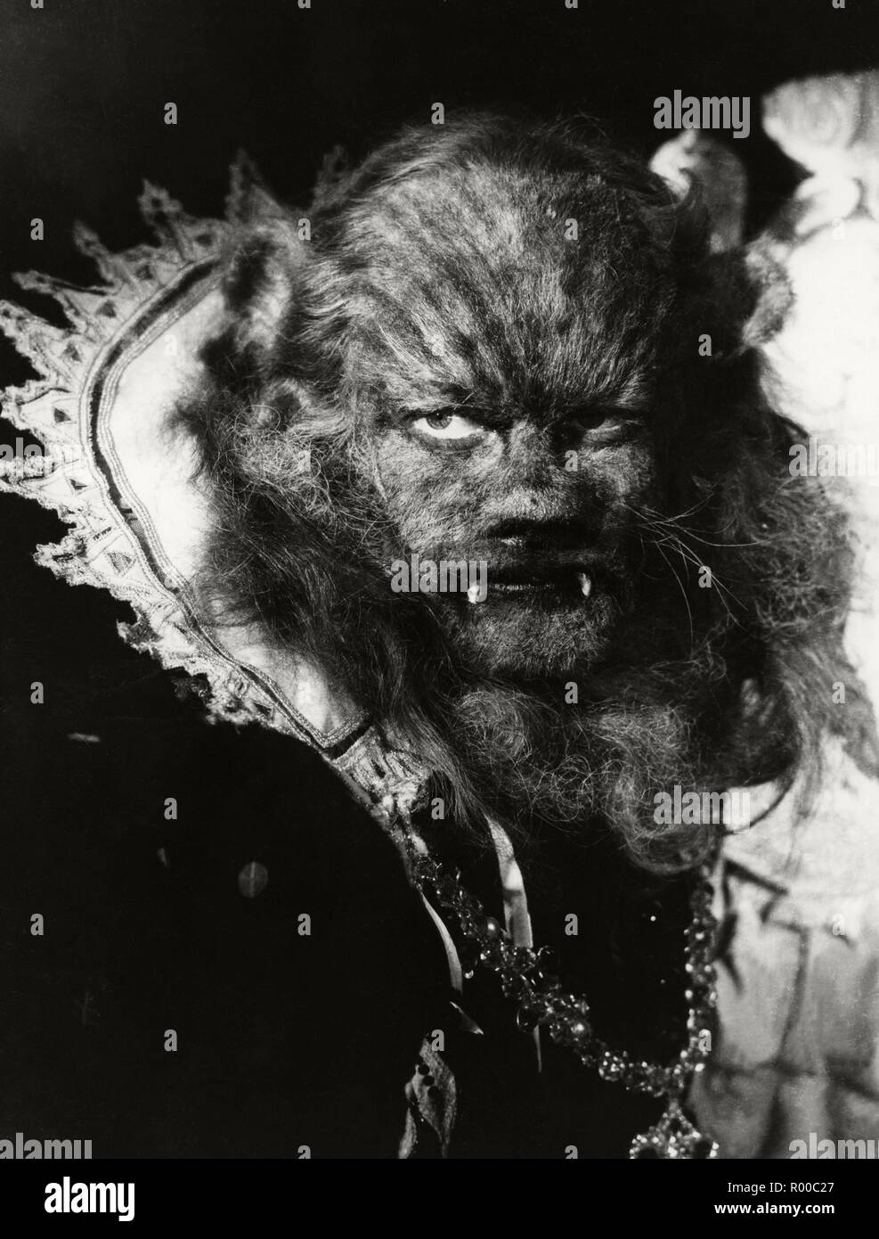 La Belle et la bete Beauty and the Beast Year : 1945 France Director ...