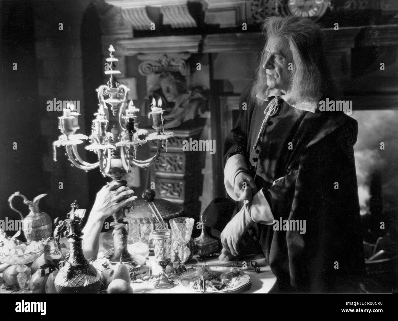 La Belle et la bete Beauty and the beast Year: 1946 France Director ...